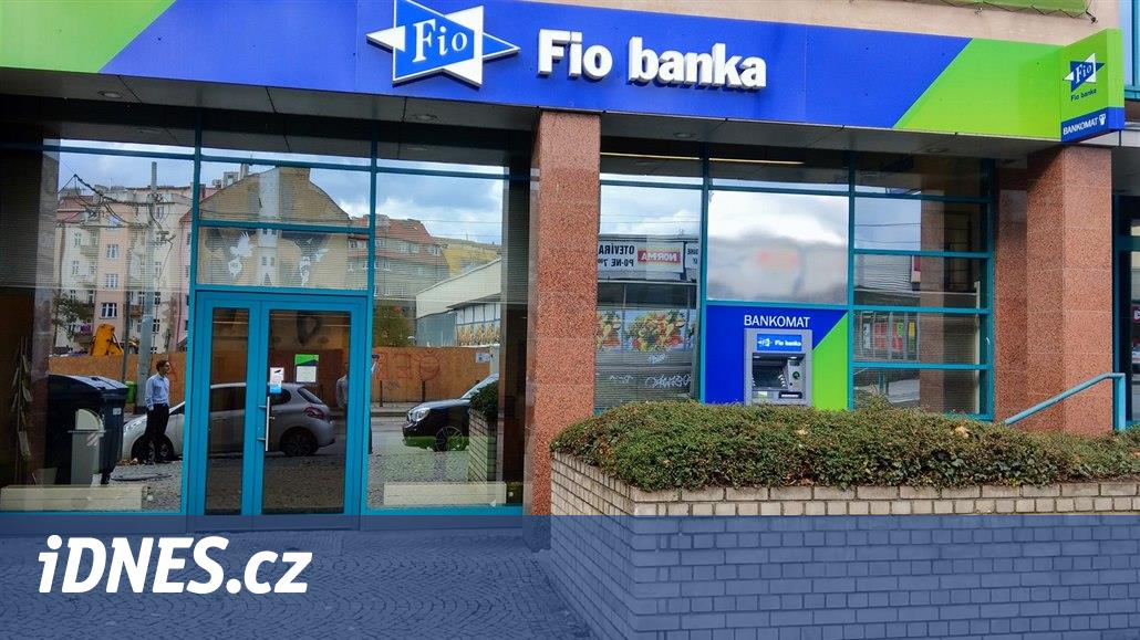 Fio bance už měsíc nefungují platby v dolarech, nabízí kompenzace ...