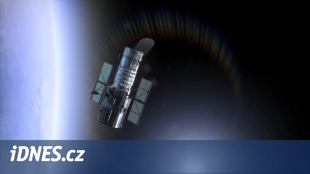 Hubbleův teleskop prošel čtyřmi opravami ve vesmíru a pořád fotí - iDNES.cz