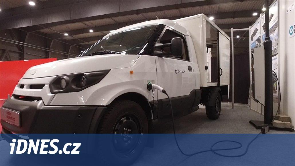 VIDEO: Němečtí pošťáci si sami vyrábějí dodávku. Teď je v Česku - iDNES.cz