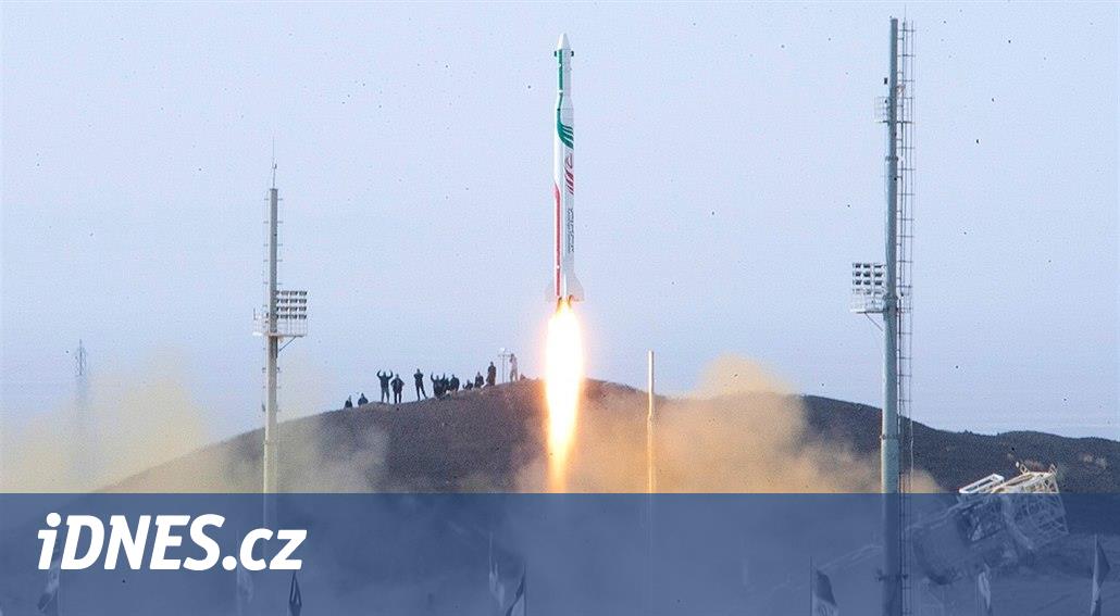 Írán úspěšně otestoval raketu, kterou chce vynést do vesmíru satelit ...