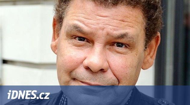 Poznáváte ho? Dave Lister z Červeného trpaslíka se živí jako DJ - iDNES.cz
