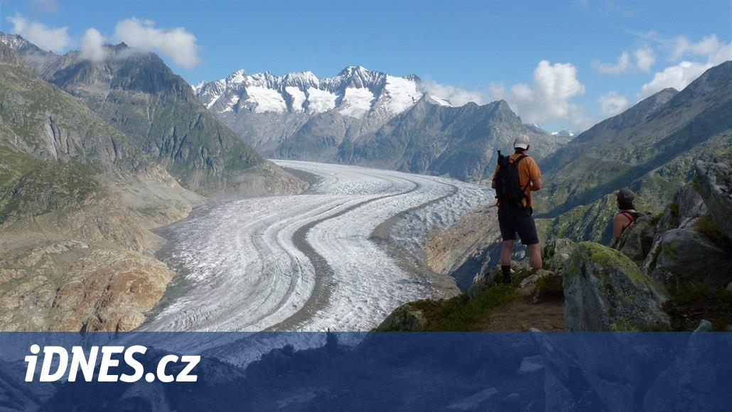 Trek mezi skálou, ledem a nebem: Aletschský ledovec - iDNES.cz
