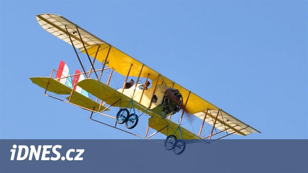 Z Boleslavi do Francie na replice. Je to vrchol kariéry, říká letec ...