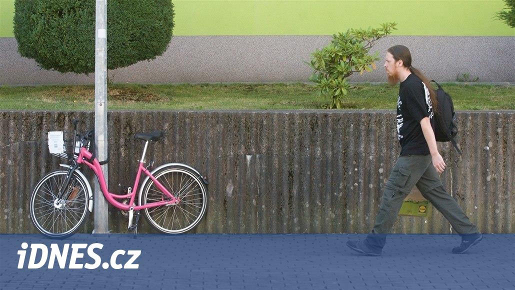 Sdílená kola nenaplnila očekávání, v Liberci mají nejistou budoucnost ...