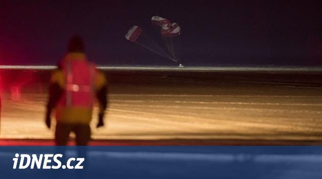 Vesmírná loď Starliner společnosti Boeing se vrátila po nezdařené misi - iDNES.cz