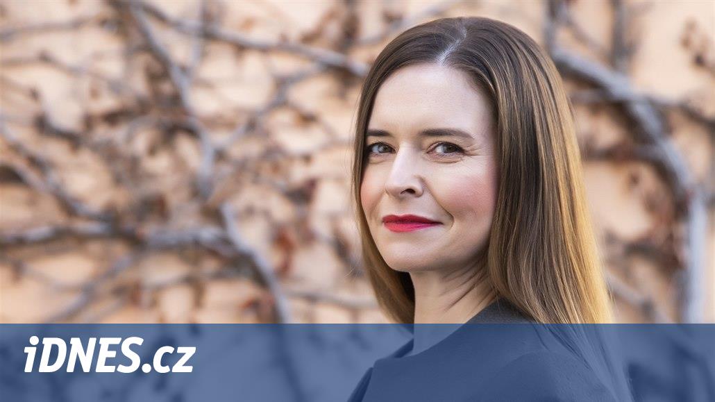 Zvukové lázně. Zpěvačka Lenka Nová se vydá na turné po vilách - iDNES.cz