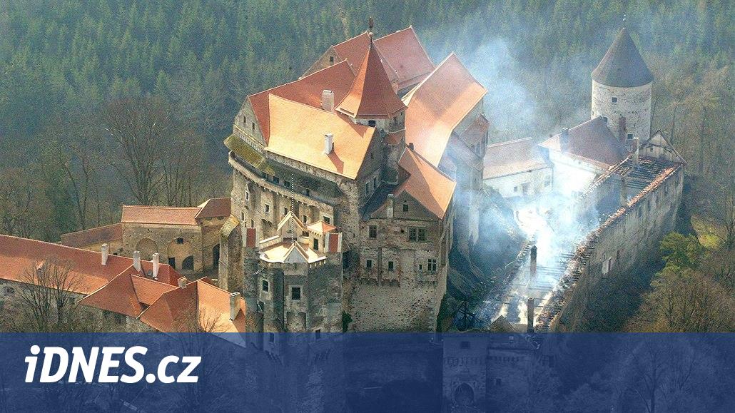 Hrad Pernštejn před 20 lety vyhořel, jak vypadá dnes - iDNES.cz