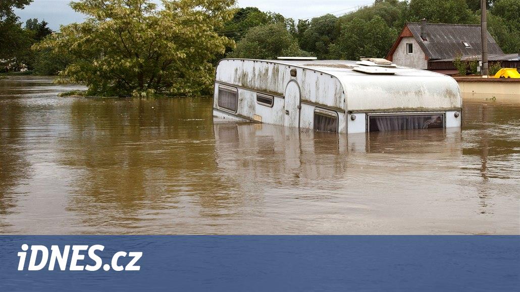 Sbalte si doklady, vyfoťte škodu. Pojišťovny radí, co dělat při povodni ...