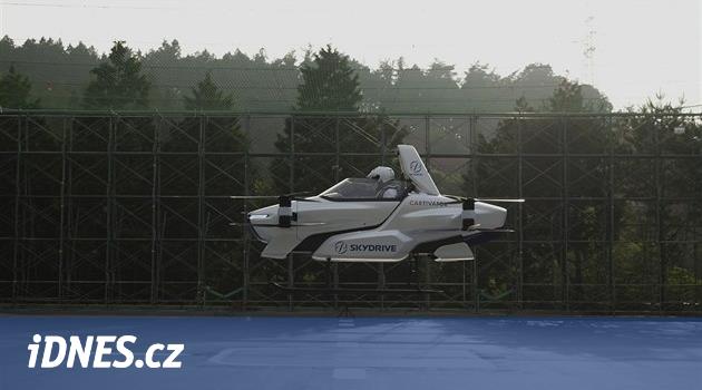 Letí! Japonské auto s vrtulemi se vzneslo i s člověkem - iDNES.cz