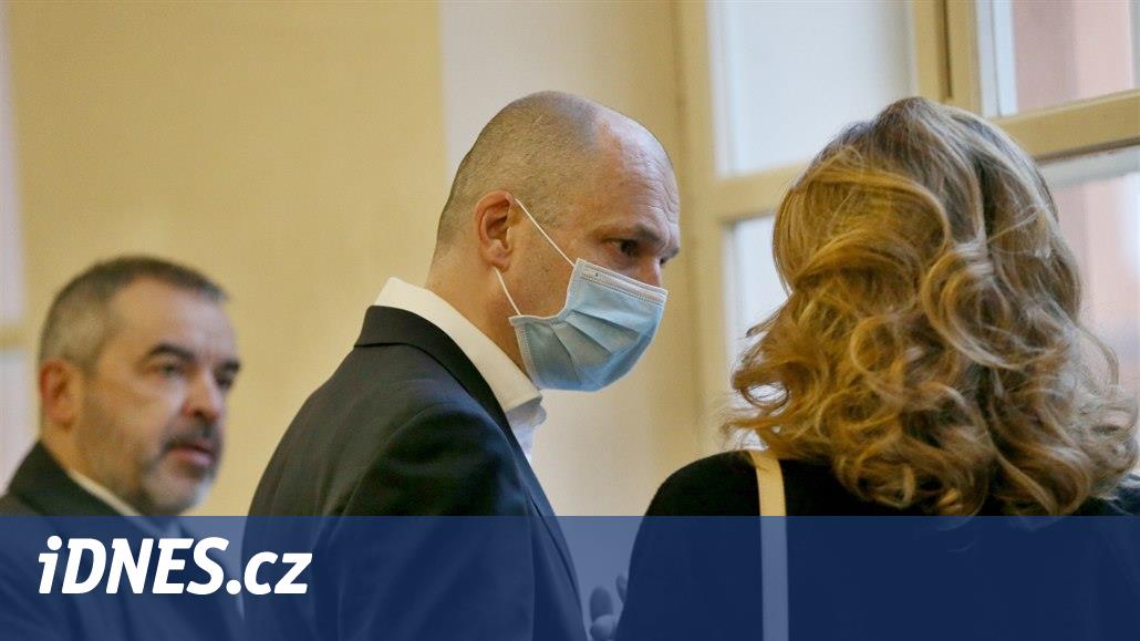 Rozsudek v kauze Stoka nepadl. Žalobce soudu neposlal 11 tisíc stran - iDNES.cz