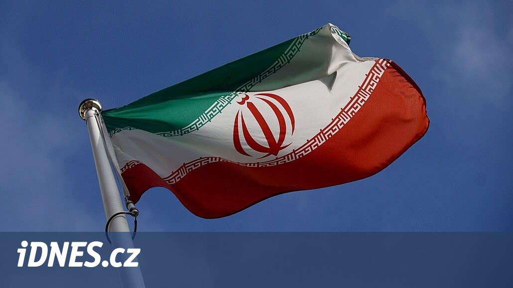 Nespokojenost s prudkým růstem cen v Íránu přerůstá v protivládní ...