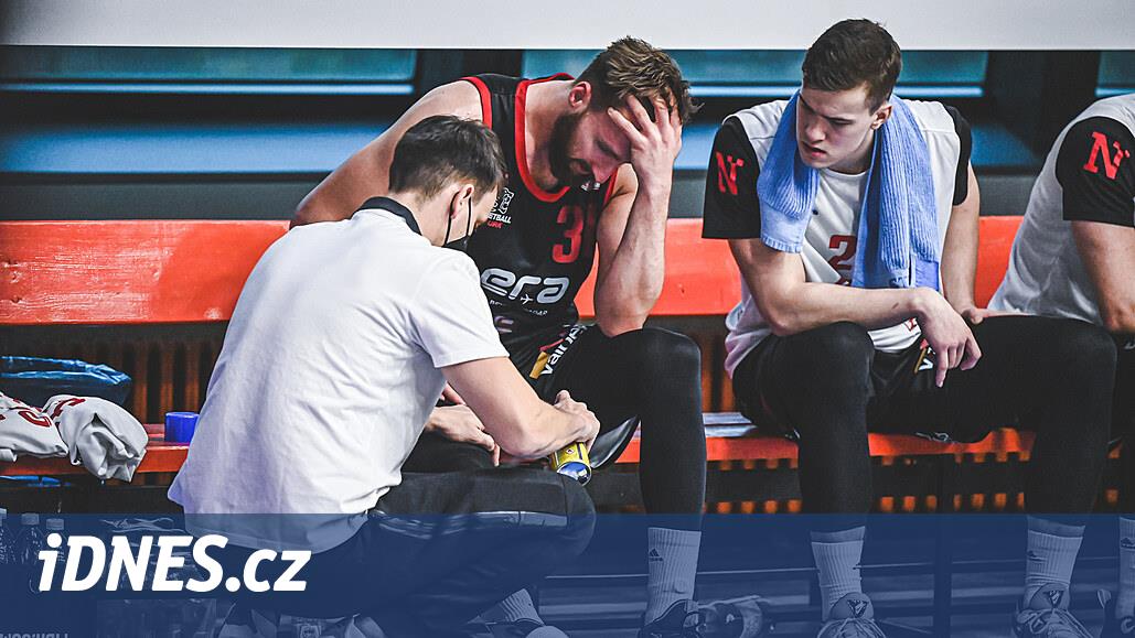 Basketbalový pivot Martin Kříž zápasí s dalším zraněním - iDNES.cz