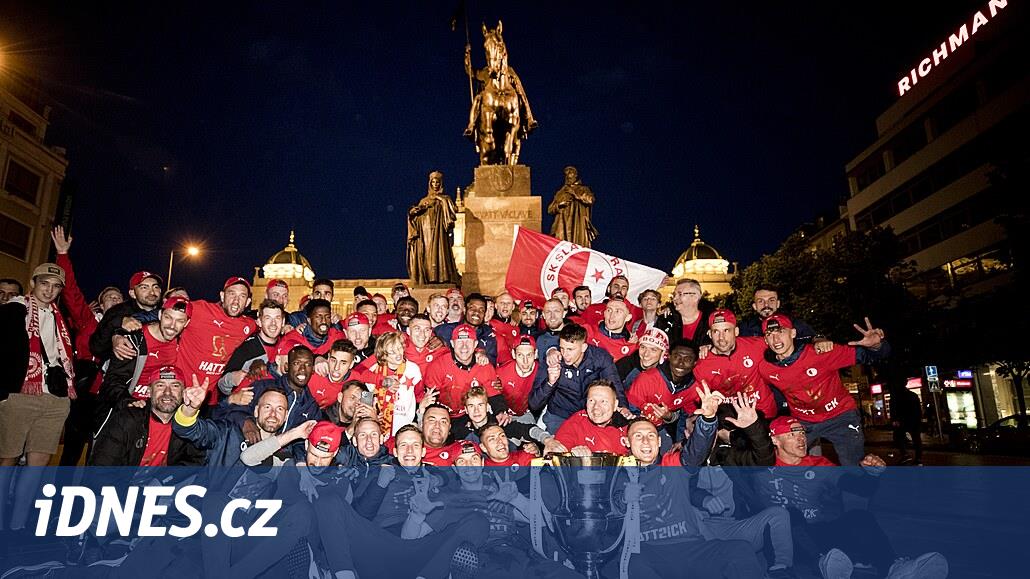 OBRAZEM: Z Edenu na Václavák. Jak slávisté oslavili třetí titul za ...