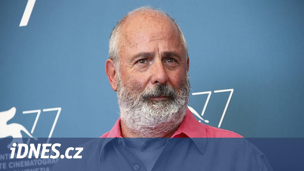 Zemřel Roger Michell, režisér romantické komedie Notting Hill - iDNES.cz