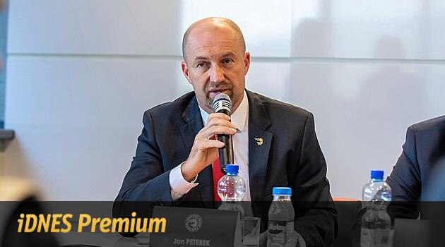 Proč je Třinec na dně? Peterek: Nevím, jestli bychom Voženílka znovu ...