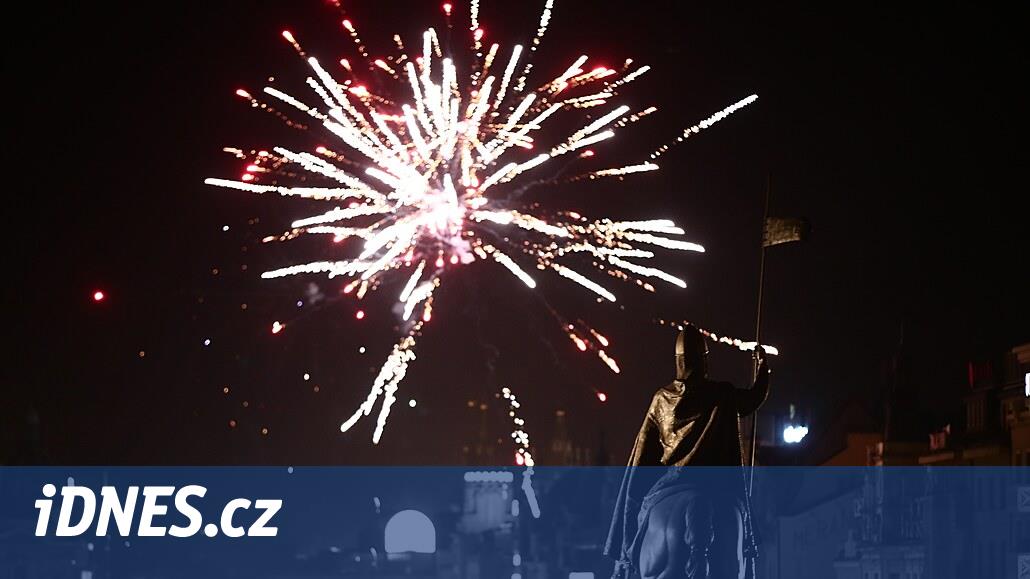 Silvestr a Nový rok v Praze. Na Václaváku nezaparkujete, metro pojede ...