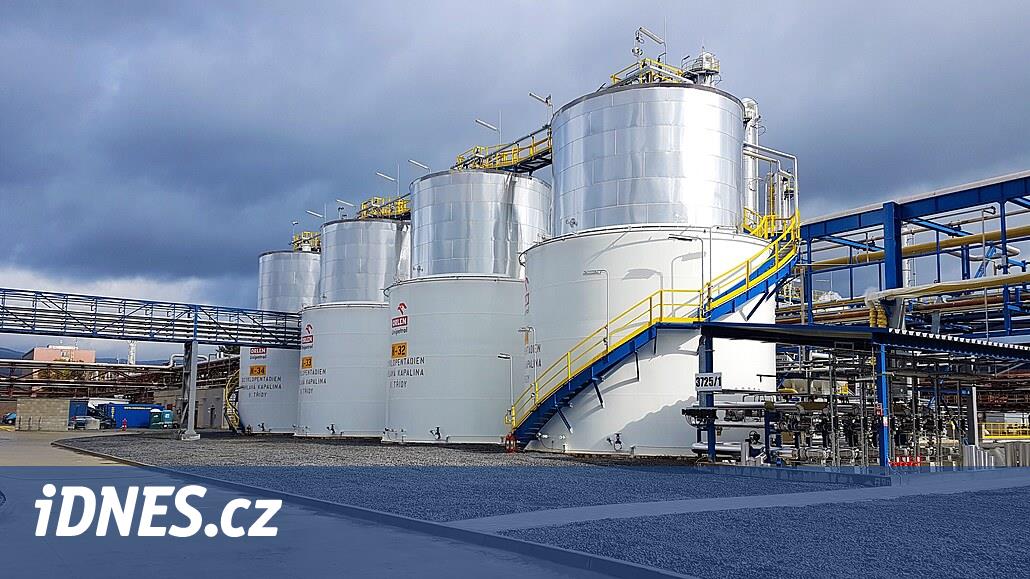 Unipetrol odstavil část výroby v chemičce v Litvínově, netěsnilo ...