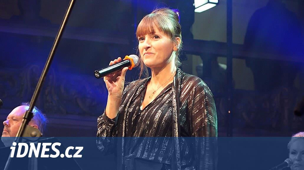 Sestra Ivety Bartošové po letech zazpívala na koncertě - iDNES.tv