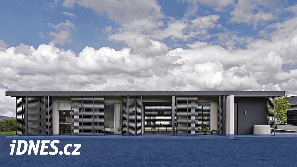 Rodinný dům jim nestačil, tak si vedle něj postavili wellness domek ...