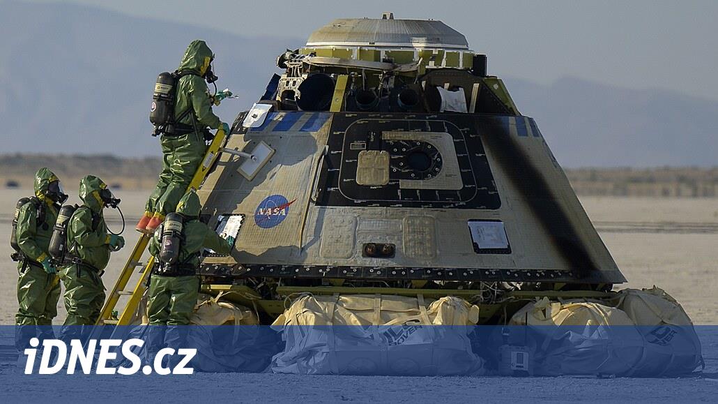 Vesmírná loď Starliner se vrátila na Zemi, na palubě byla jen figurína ...