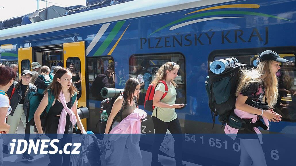 Veřejná doprava je zase plná, Plzeňský kraj ji chce ještě zatraktivnit - iDNES.cz