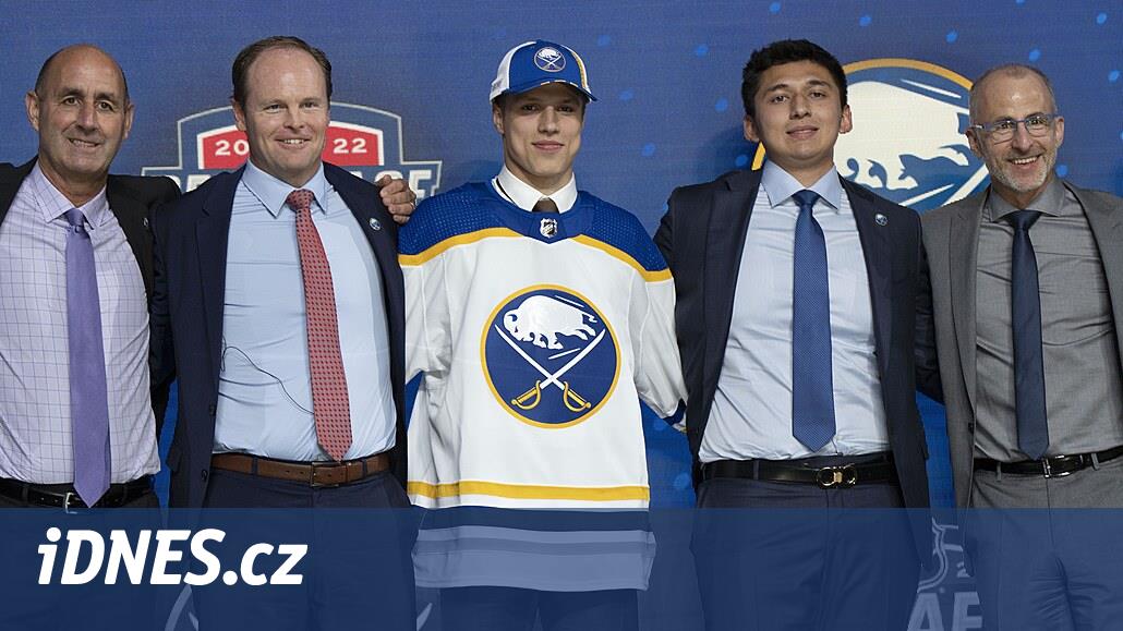 Kulich druhý Eliáš? Do NHL chci hned, hlásí. Buffalo s ním původně ...