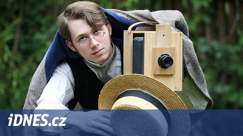 Třebíčský student rád žije ve světě, který zmizel zhruba před sto lety ...
