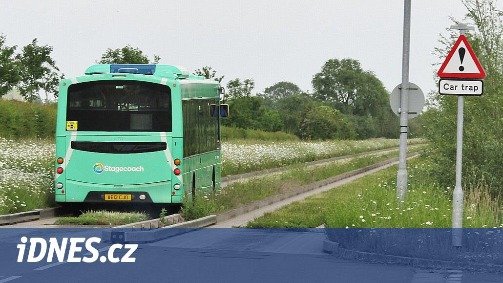Chytrá past na hlupáky drsně trestá za vjezd do autobusového pruhu ...