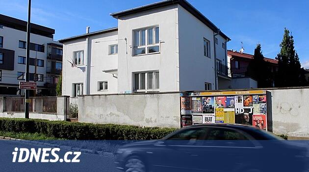 Po gestapu a StB opustí oceňovanou vilu i sociální demokraté - iDNES.tv