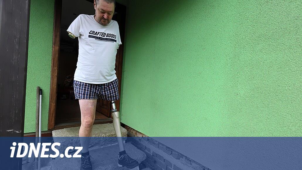 Úraz elektřinou mu vzal ruce i nohu, ale nevzdává se. Teď zkouší znovu ...