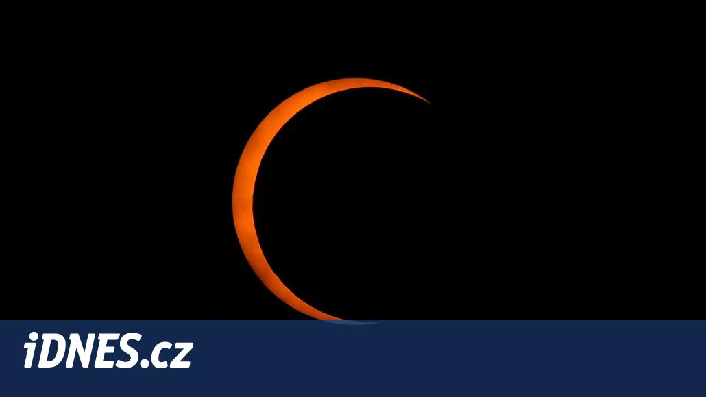 Zatmění Slunce sledovali lidé po celé Americe - iDNES.tv