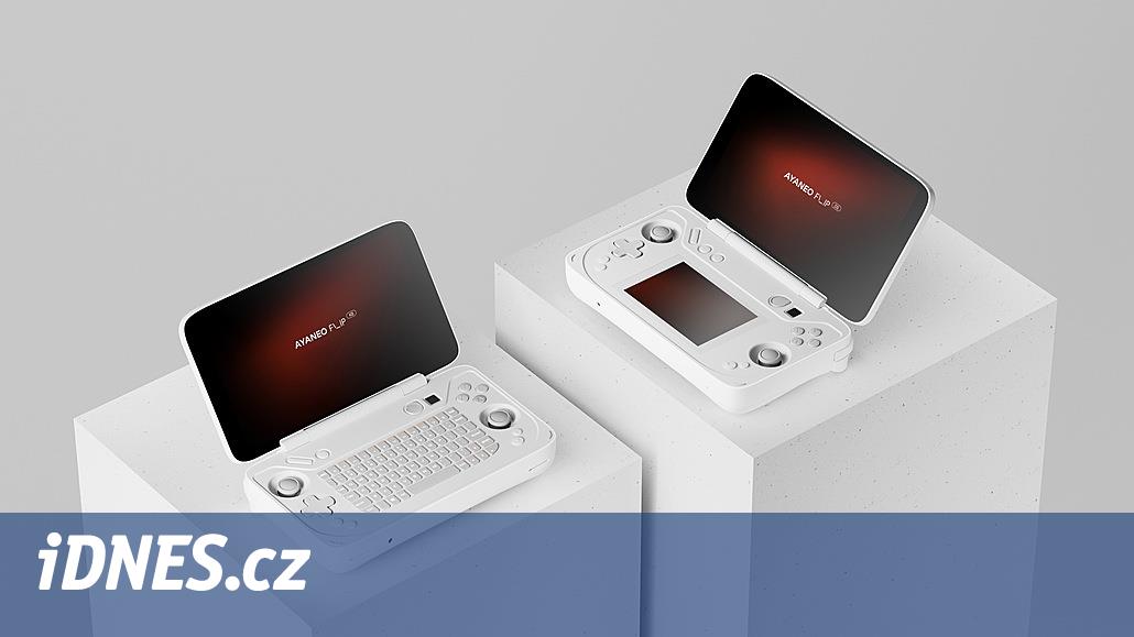 Ayaneo Flip KB DS: A Handheld Device with a Miniature Keyboard and Dual ...