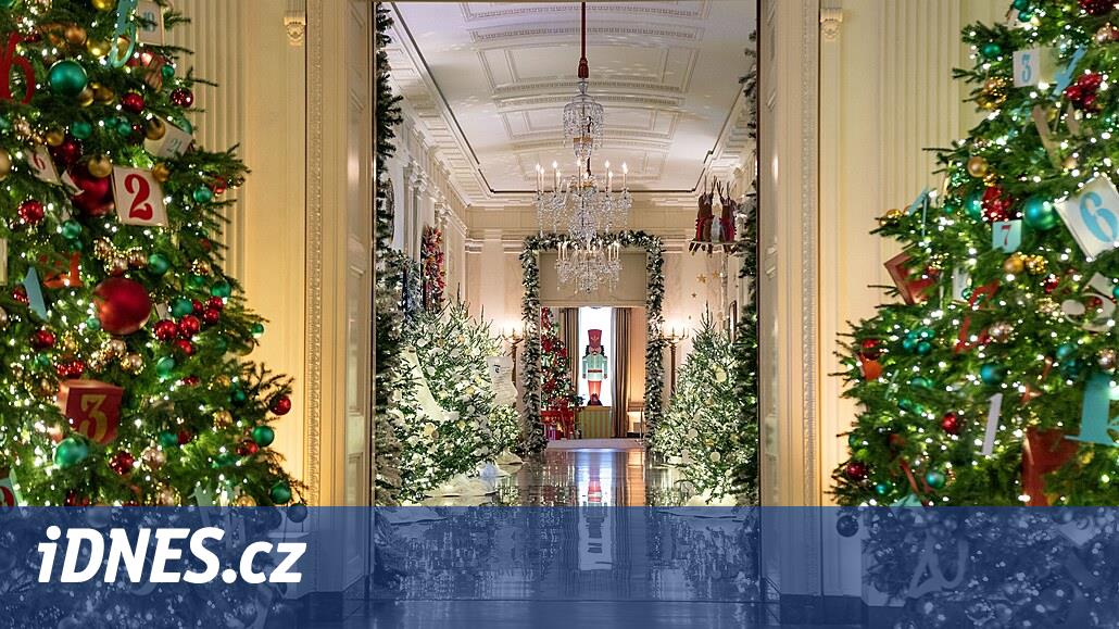 OBRAZEM: Kouzlo, divy a radost. První dáma USA odhalila vyzdobený Bílý ...