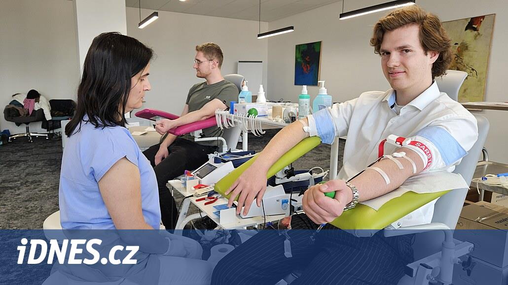 Dárce krve museli rozdělit do dvou dnů, odběr zatraktivnil výhled na ...