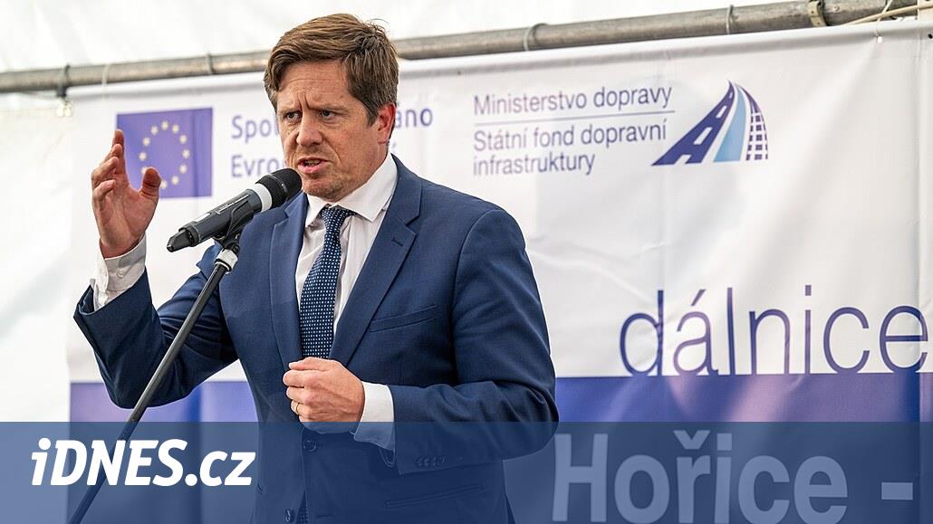 Základní dálniční síť bude hotová do deseti let, věří šéf ŘSD. Chybí ...