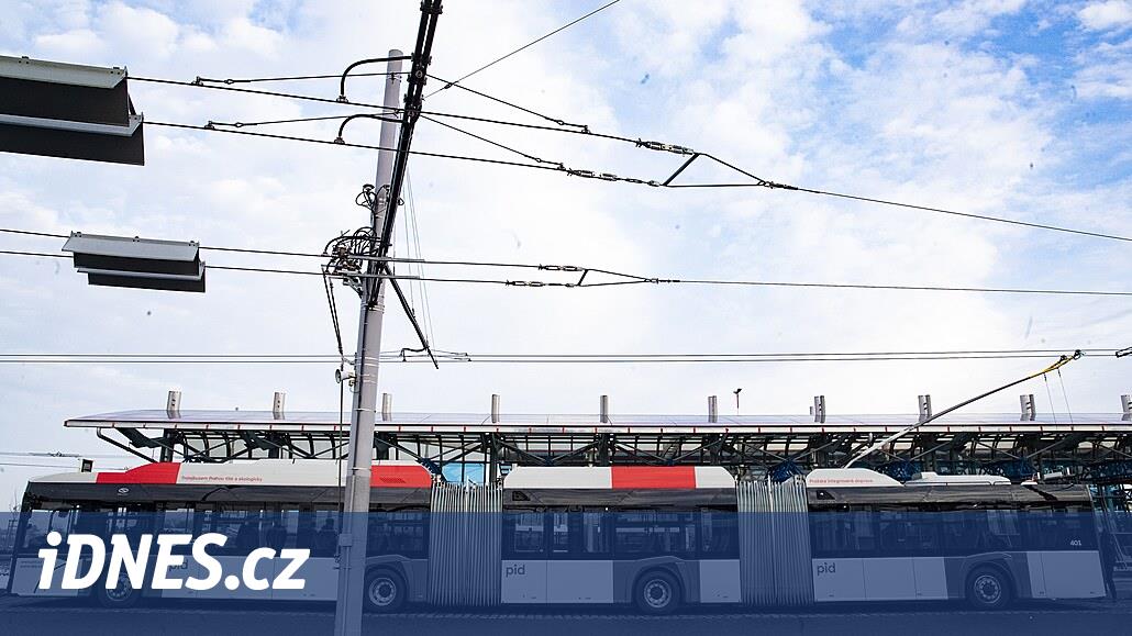 Nejdelší český trolejbus svezl první cestující, příští rok vyjede i na ...