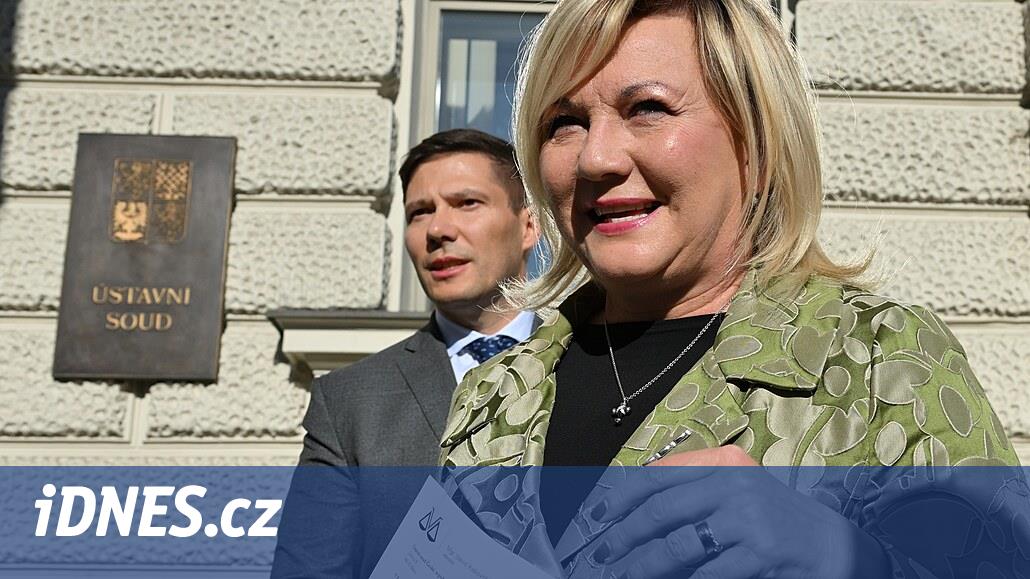 ANO podalo ústavní stížnost kvůli nerovnému přístupu k předčasným ...