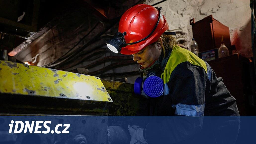 Muži došli. V ukrajinských uhelných dolech poprvé pracují ženy - iDNES.cz