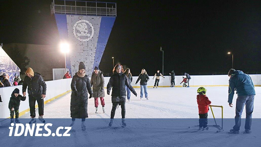 Veřejné kluziště na Slovanech rozjíždí provoz, bude hostit i zábavné ...