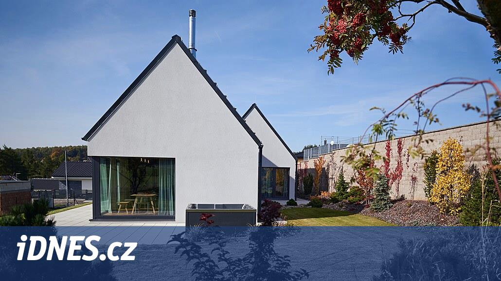 V Klínech si rodina postavila dva domy. V jednom bydlí, ve druhém relaxuje - iDNES.cz