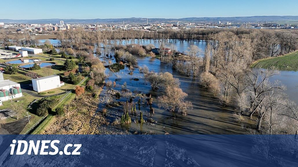 Hladina Moravy opadá, v Olomouci řeka klesla na druhý povodňový stupeň ...
