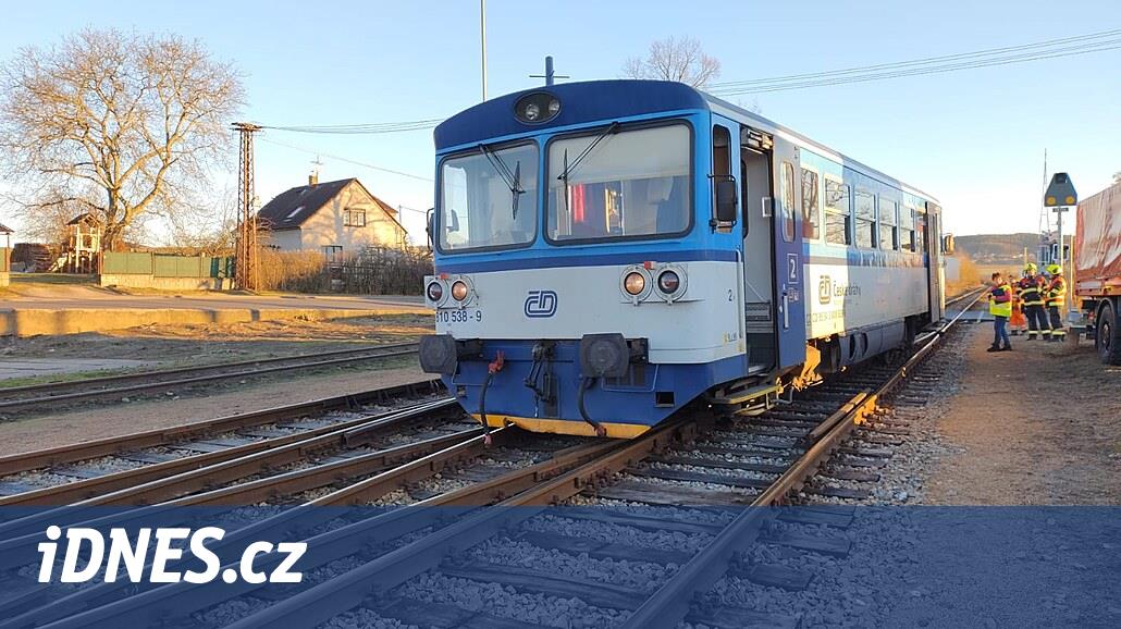 Na Rokycansku vykolejil na výhybce vlak, během několika dní už druhý ...