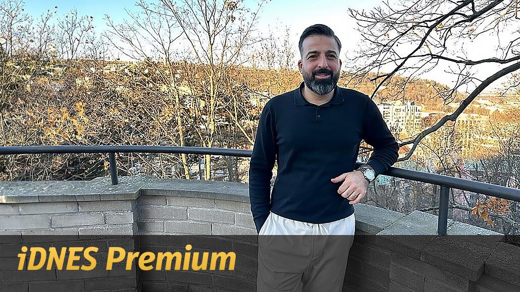 Libanonský agent Feras Ali domlouvá trenéru Šilhavému štaci v Ománu ...