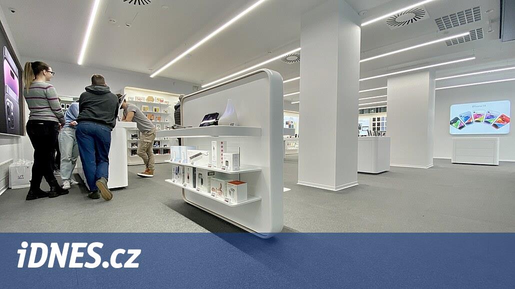 Nové obchody v Česku musí mít vybavení podle Applu. Manuál je přísný ...
