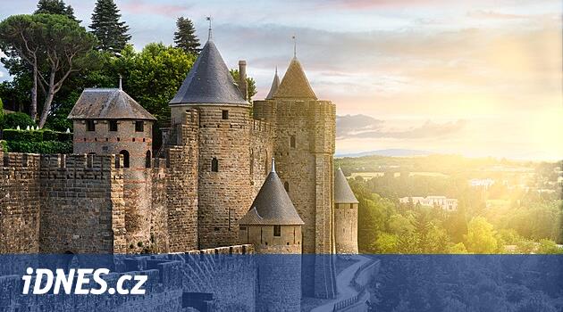 Od Skotska až po Japonsko. Navštivte třicet nejkrásnějších hradů světa ...