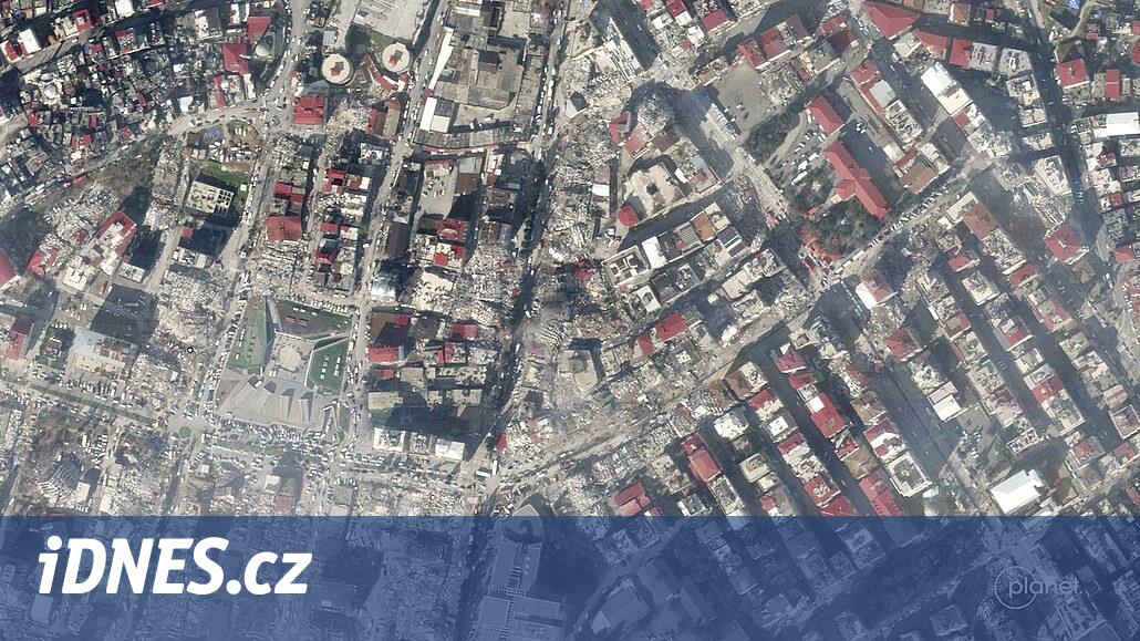 OBRAZEM: Zemětřesení srovnalo se zemí celé čtvrti, ukazují satelitní ...