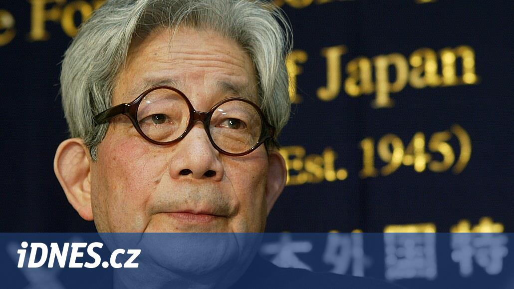 Zemřel spisovatel Kenzaburó Óe. Nobelista připomínal Japoncům válečné ...