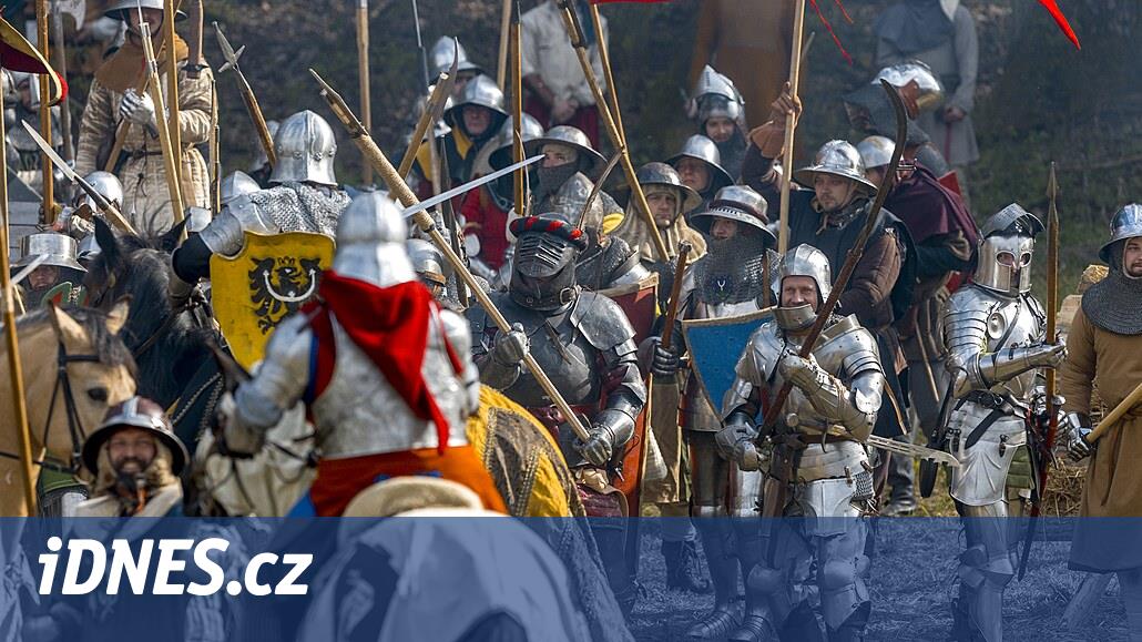 OBRAZEM: Středověký festival ozdobila tradiční bitva, byli i zranění ...