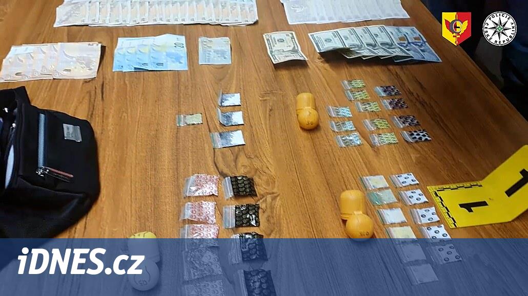 Cizinec jezdil po Praze s autem plným drog, pervitin měl v Kinder ...