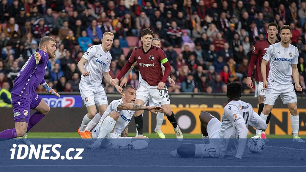 Jak pískat surovou hru či ruce? Nově už by Hejda žlutou na Spartě ...
